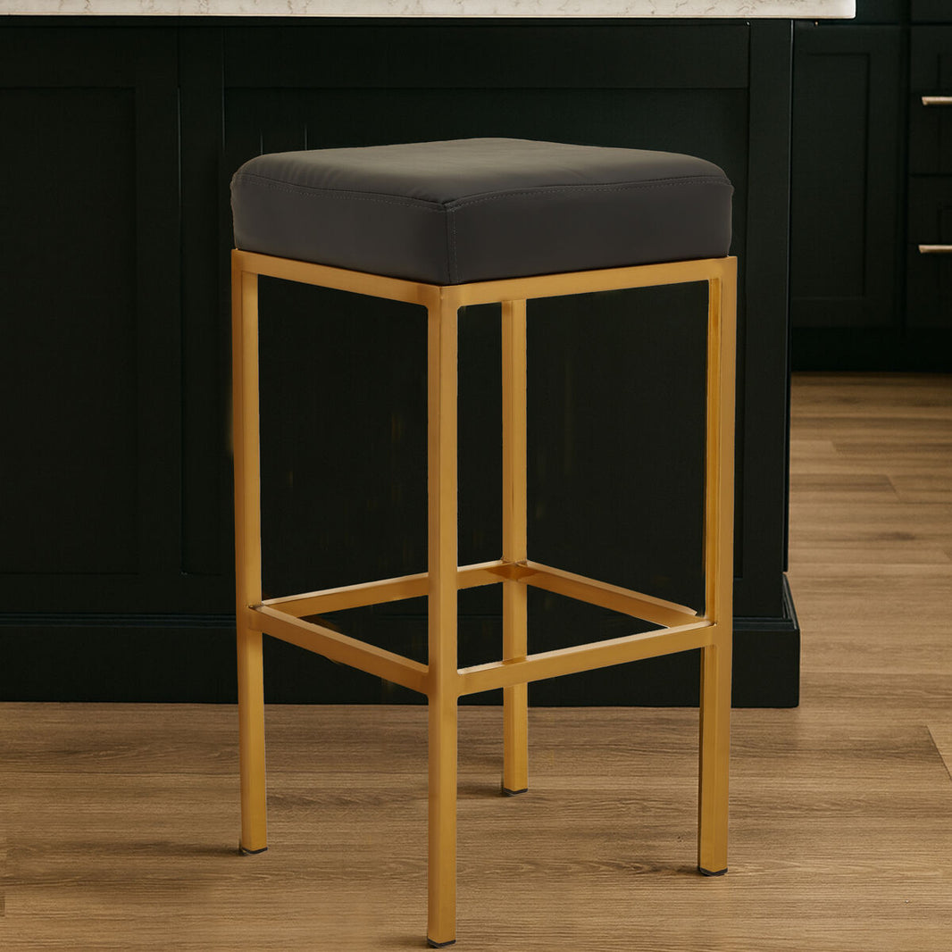 Table & Bar Stools – The Foalyard