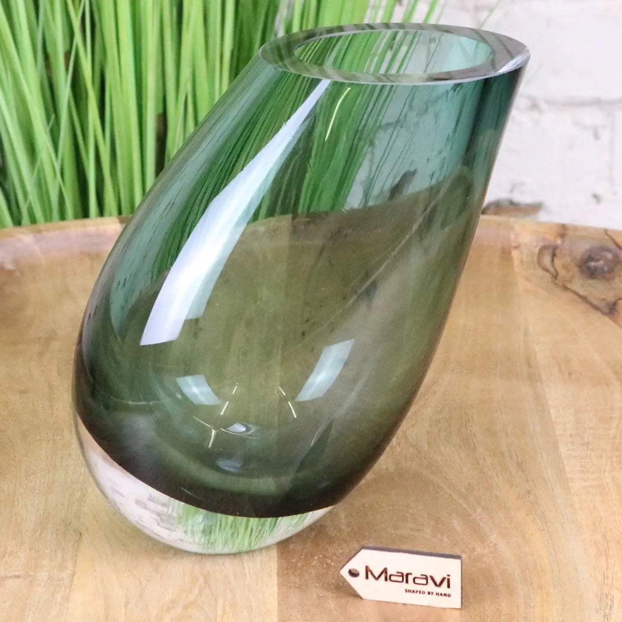 Daruni Luxury Green Glass Vase Angled Design – The Foalyard
